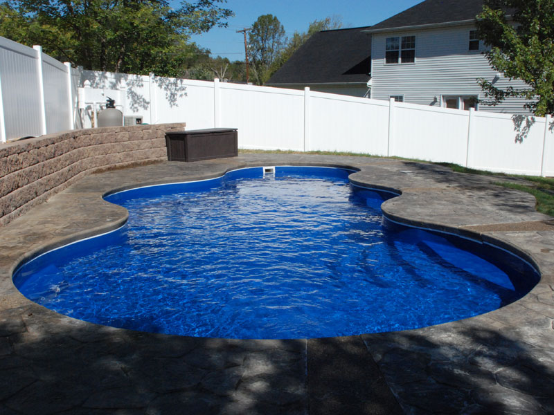 Heritage Custom Pools | Viking Pools Freeform Shaped Swimming Pool ...
