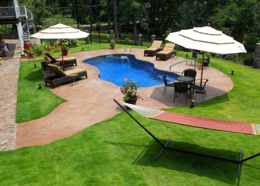 Heritage Custom Pools | Viking Pools Freeform Shaped Swimming Pool ...