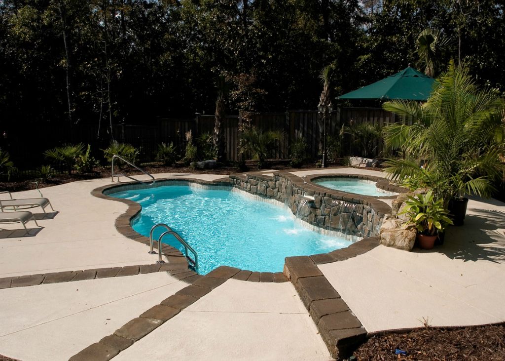 Heritage Custom Pools | Blue Hawaiian Fiberglass Pools Natural Shaped ...